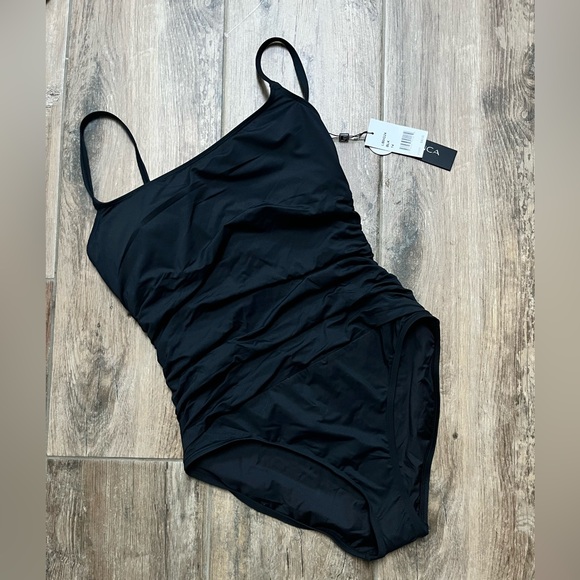 La Blanca | Swim | La Blanca Black Onepiece Swimsuit With Adjustable ...